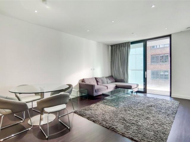 Apartment at Alie Street, Greater London