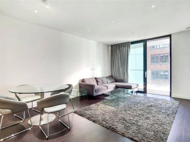 Apartment at Alie Street, Greater London
