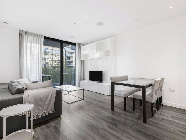 Apartment at Alie Street, Greater London