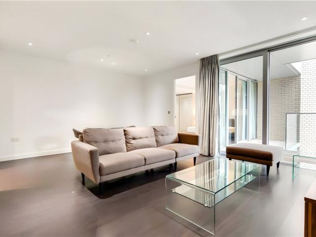Apartment at Alie Street, Greater London