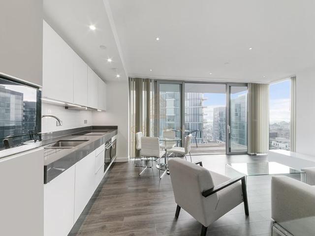 Apartment at Alie Street, Greater London