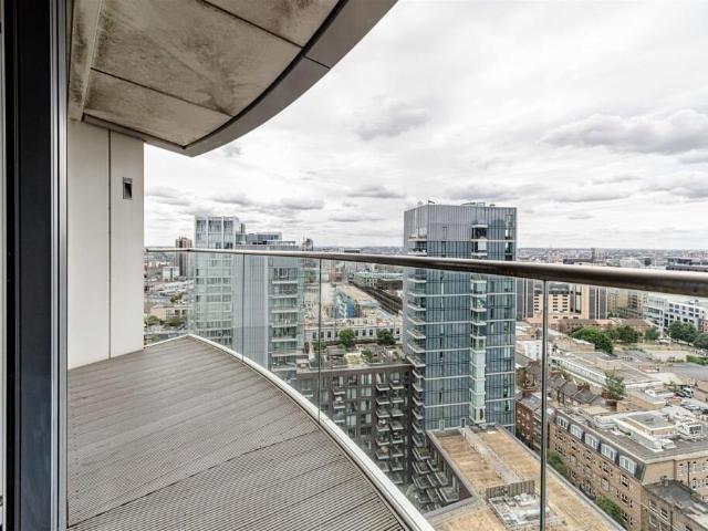 Apartment at Alie Street, Greater London