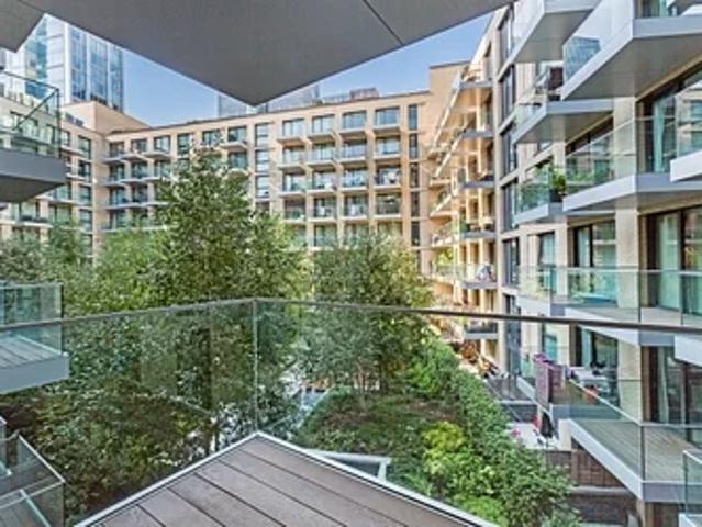 Apartment at Alie Street, Greater London