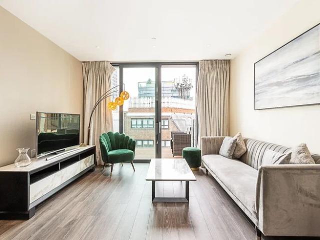Apartment at Alie Street, Greater London