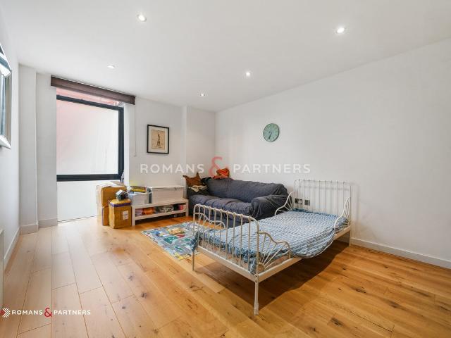 Apartment at Alie Street, Greater London