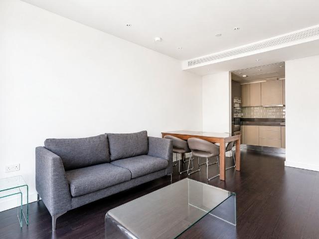 Apartment at Alie Street, Greater London