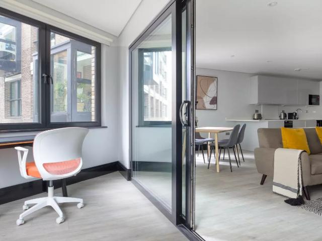 Apartment at Alie Street, Greater London