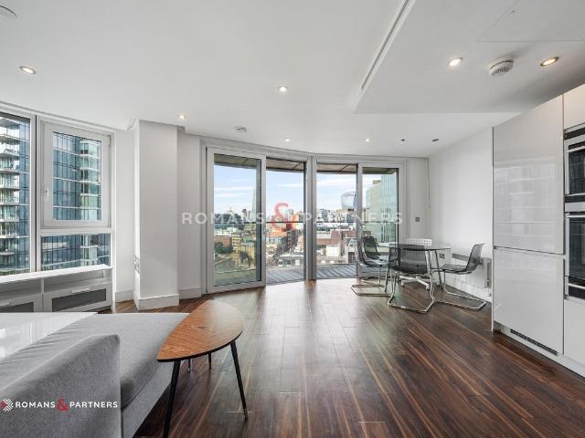 Apartment at Alie Street, Greater London