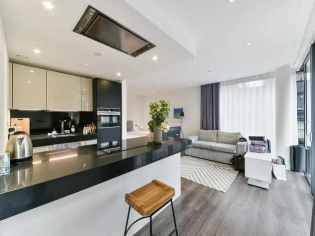 Apartment at Alie Street, Greater London