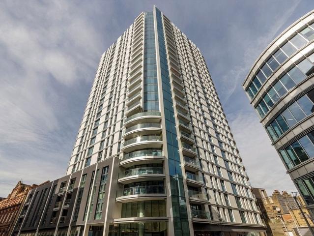 Apartment at Alie Street, Greater London