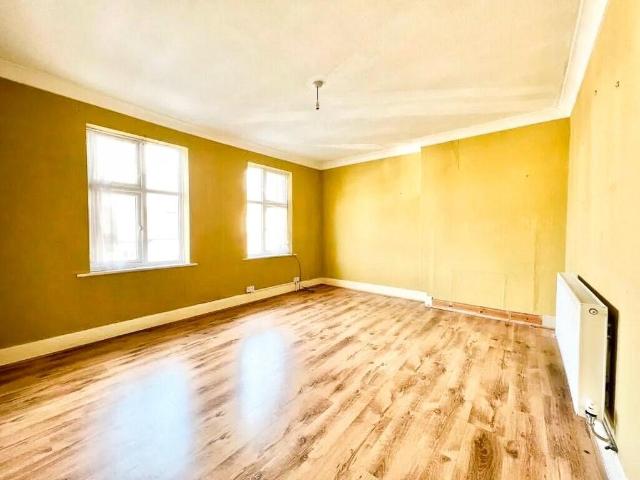 Apartment at All Souls Avenue, Greater London