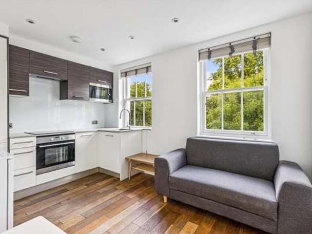 Apartment at Alleyn Court, City of Westminster