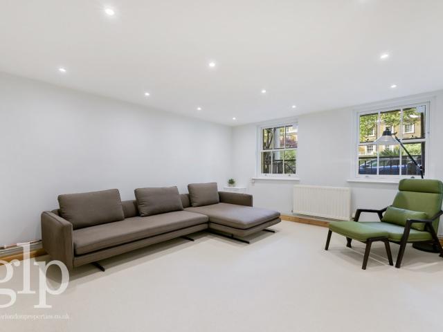 Apartment at Alleyn Court, City of Westminster