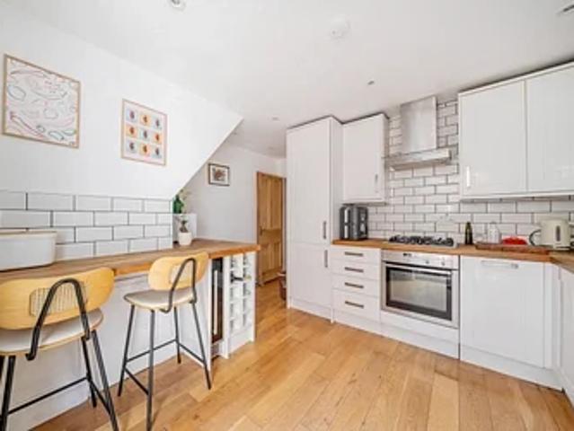 Apartment at Allfarthing Lane, Greater London