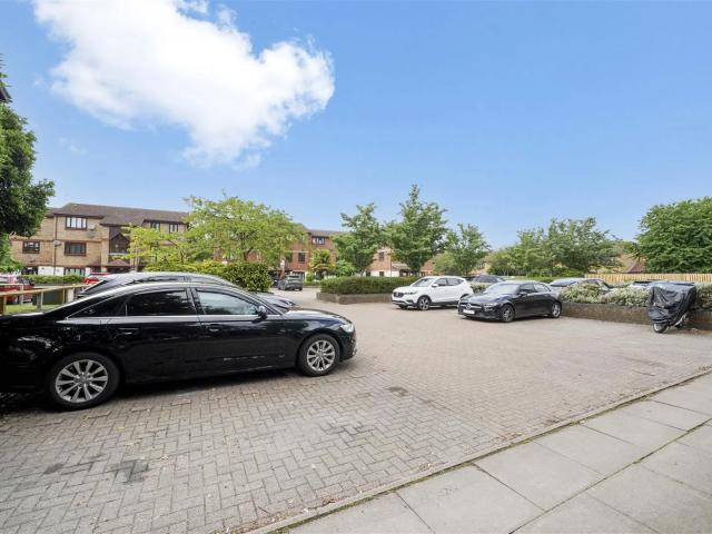 Apartment at Alliance Close, Greater London