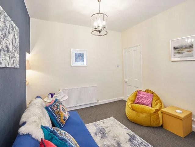 Apartment at Alma Parade, Scarborough
