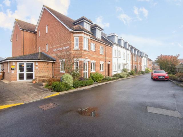 Apartment at Alma Road, Test Valley
