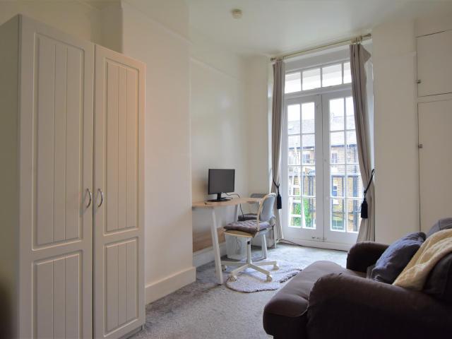 Apartment at Alma Square, City of Westminster