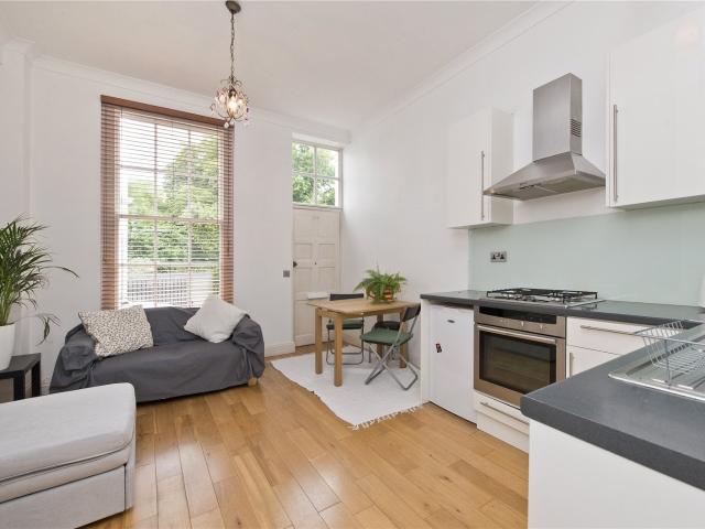 Apartment at Alma Square, City of Westminster