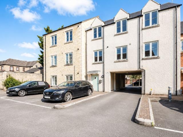 apartment at Apartment 4, 1 New Akeman Court, West Way, Cirencester, Gloucestershire, GL7