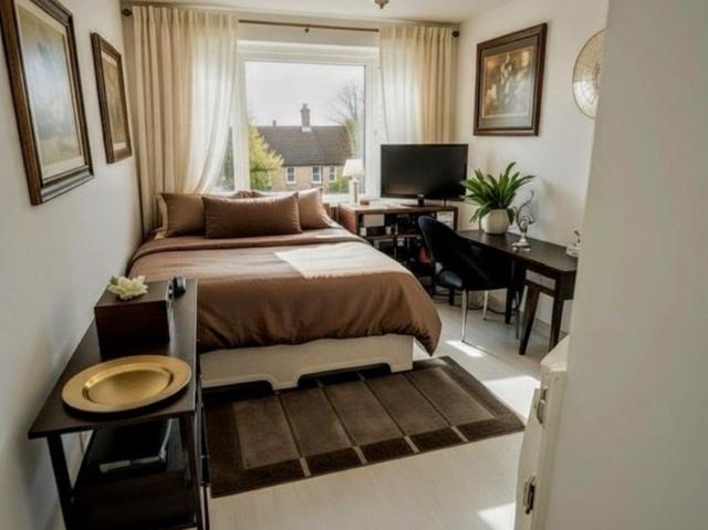 Apartment at Aplin Way, Greater London