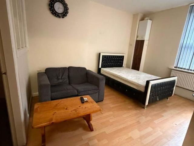 Apartment at Apsley Crescent, Bradford
