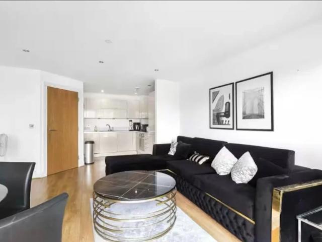 Apartment at Aqua Vista Square, Greater London