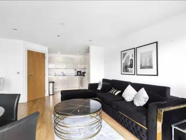 Apartment at Aqua Vista Square, Greater London