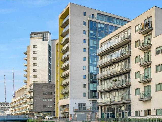 Apartment at Aqua Vista Square, Greater London