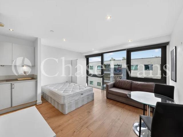 Apartment at Aqua Vista Square, Greater London