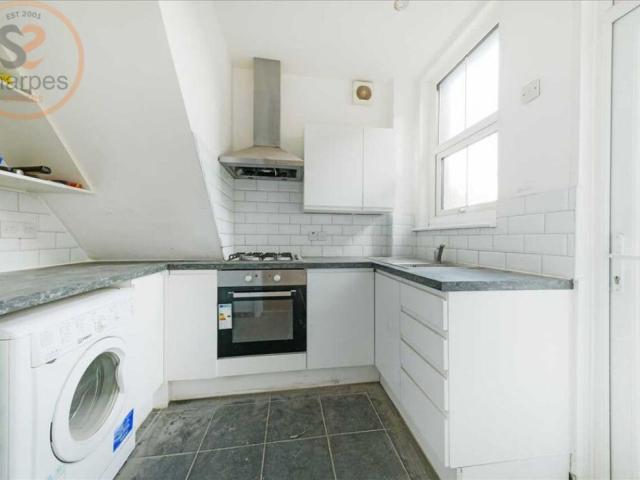 Apartment at Arthur Road, Greater London