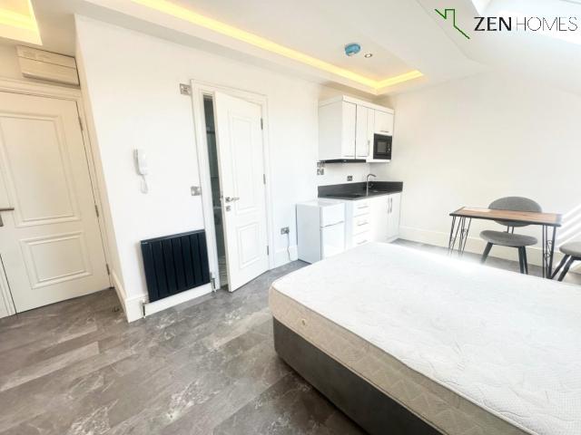 Apartment at Arthur Road, Greater London