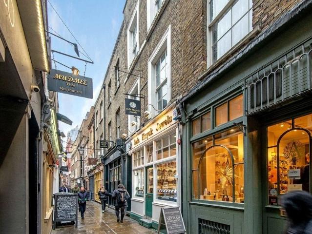 Apartment at Artillery Passage, Greater London