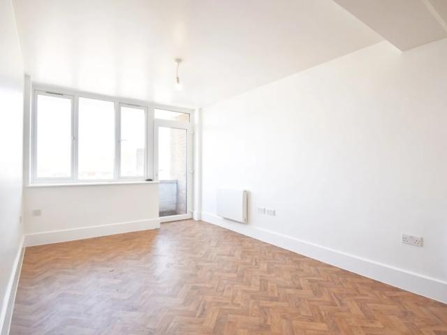 Apartment at Araby Corner, Borough of Spelthorne
