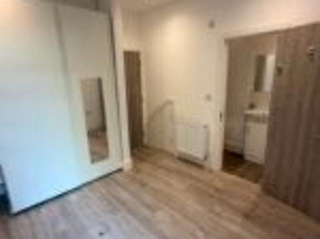 Apartment at Arcadian Gardens, Greater London