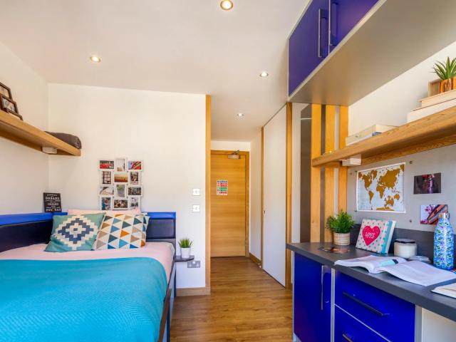 Apartment at Argyle Street, Glasgow