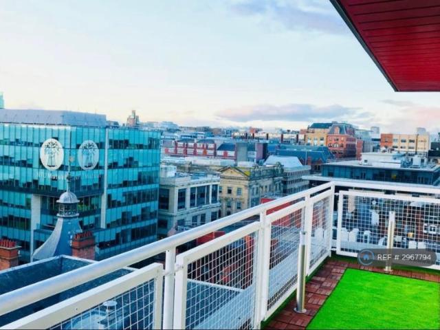 Apartment at Argyle Street, Glasgow