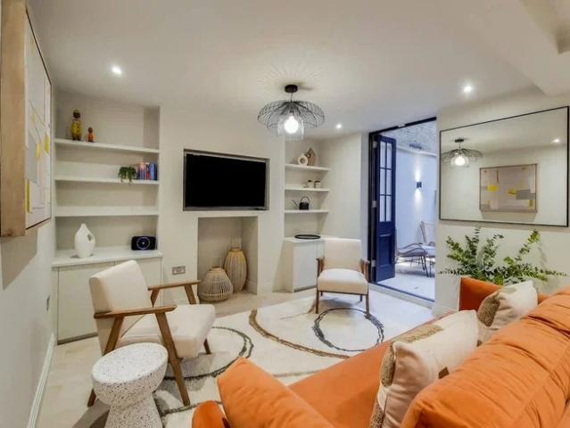 Apartment at Argyle Street, Greater London