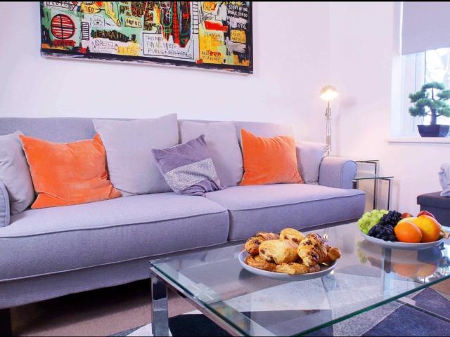 Apartment at Armstrong Close, West Suffolk