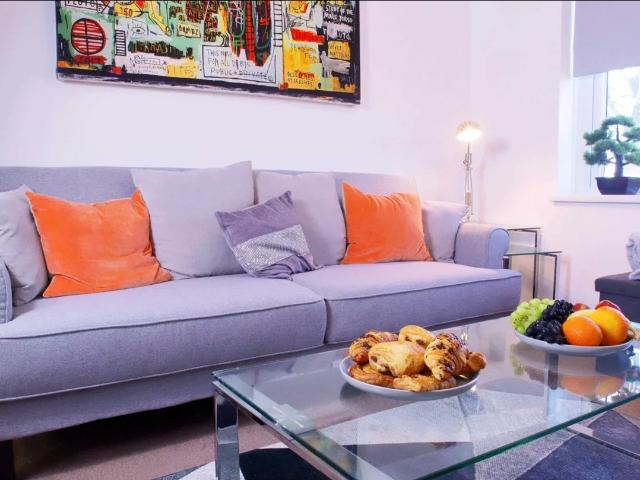 Apartment at Armstrong Close, West Suffolk