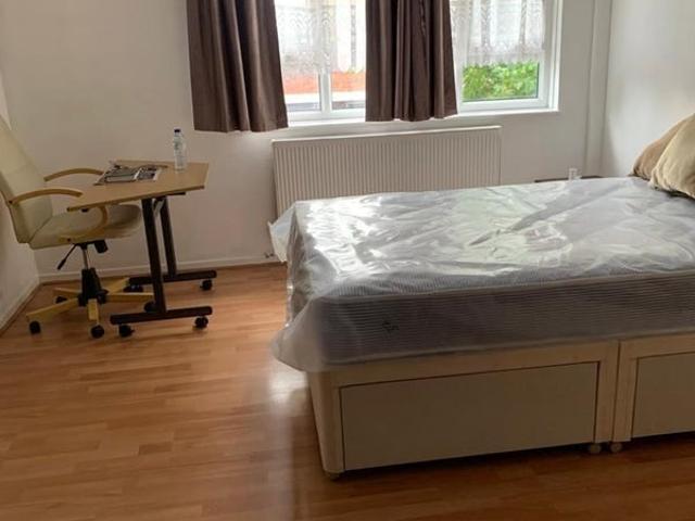 Apartment at Arnold Road, Greater London