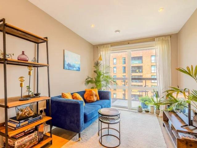 Apartment at Aston Street, Greater London
