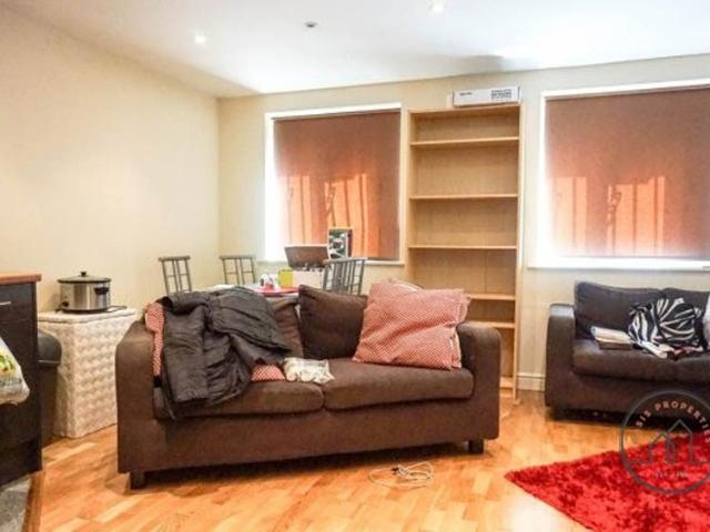Apartment at Ash Road, Leeds