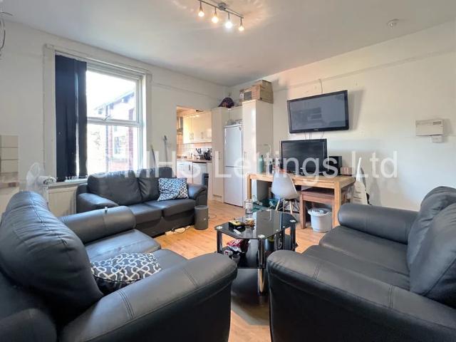 Apartment at Ash Road, Leeds