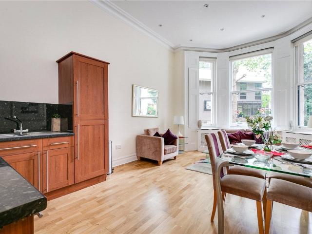 Apartment at Ashburn Gardens, Greater London