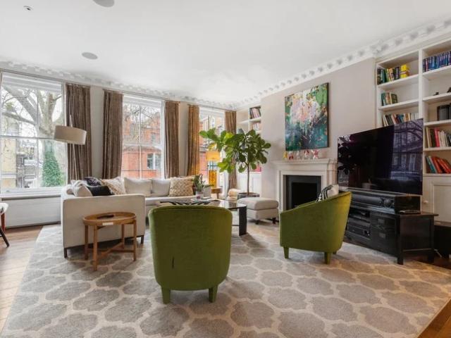 Apartment at Ashburn Place, Greater London
