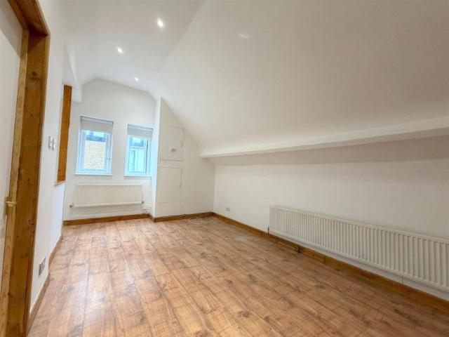Apartment at Ashburnham Road, Luton