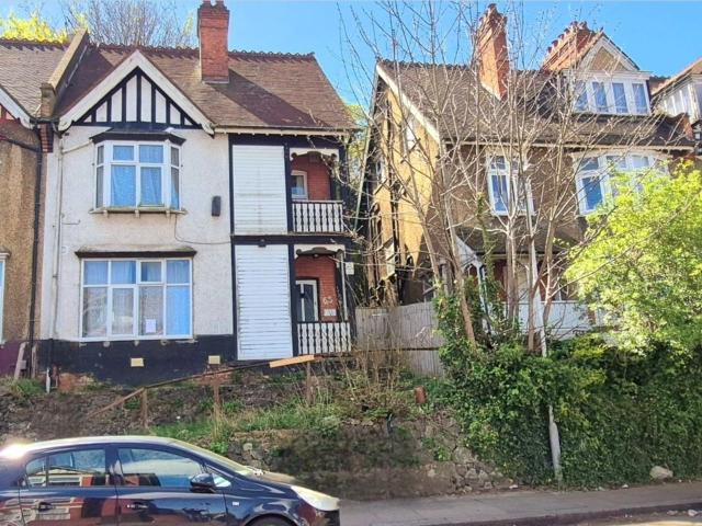Apartment at Ashburnham Road, Luton