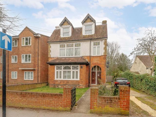 Apartment at Ashburton Road, Greater London