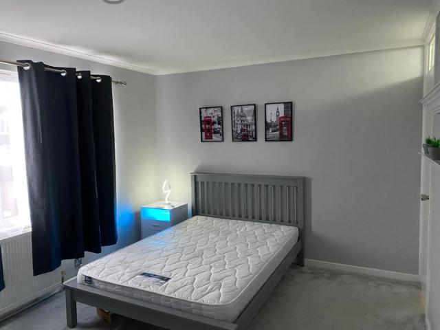 Apartment at Ashburton Road, Greater London
